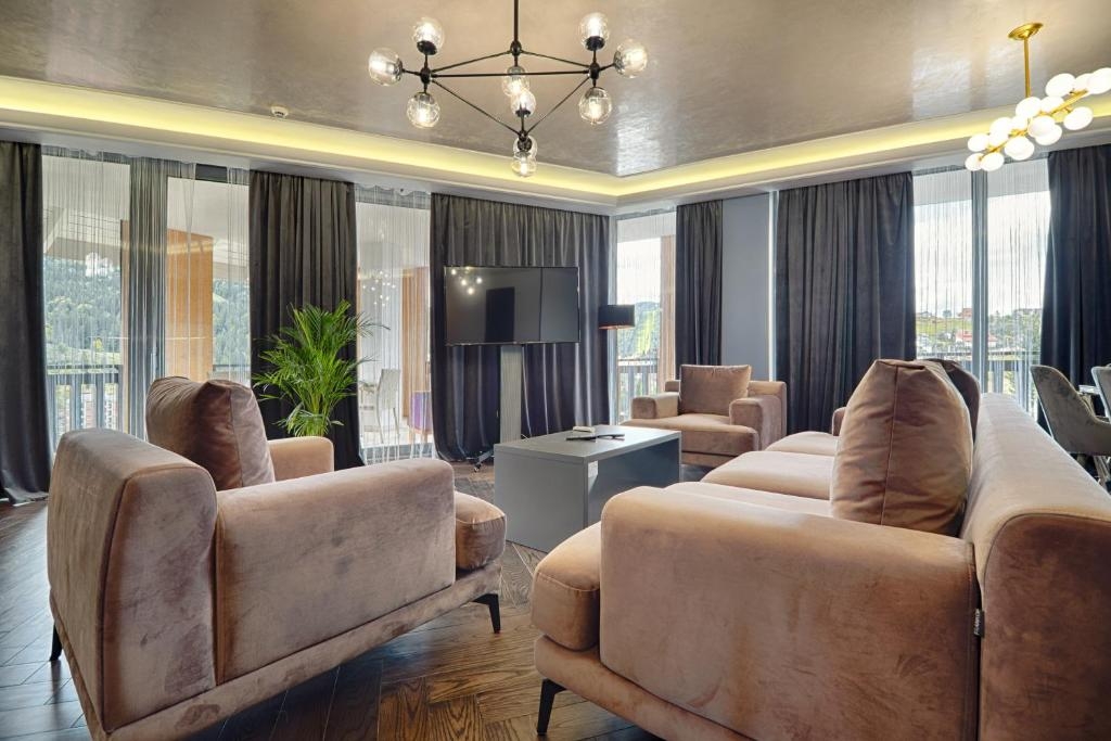 F&B Spa Resort (ex. Fomich Hotel) Забронювати номер в Буковелі